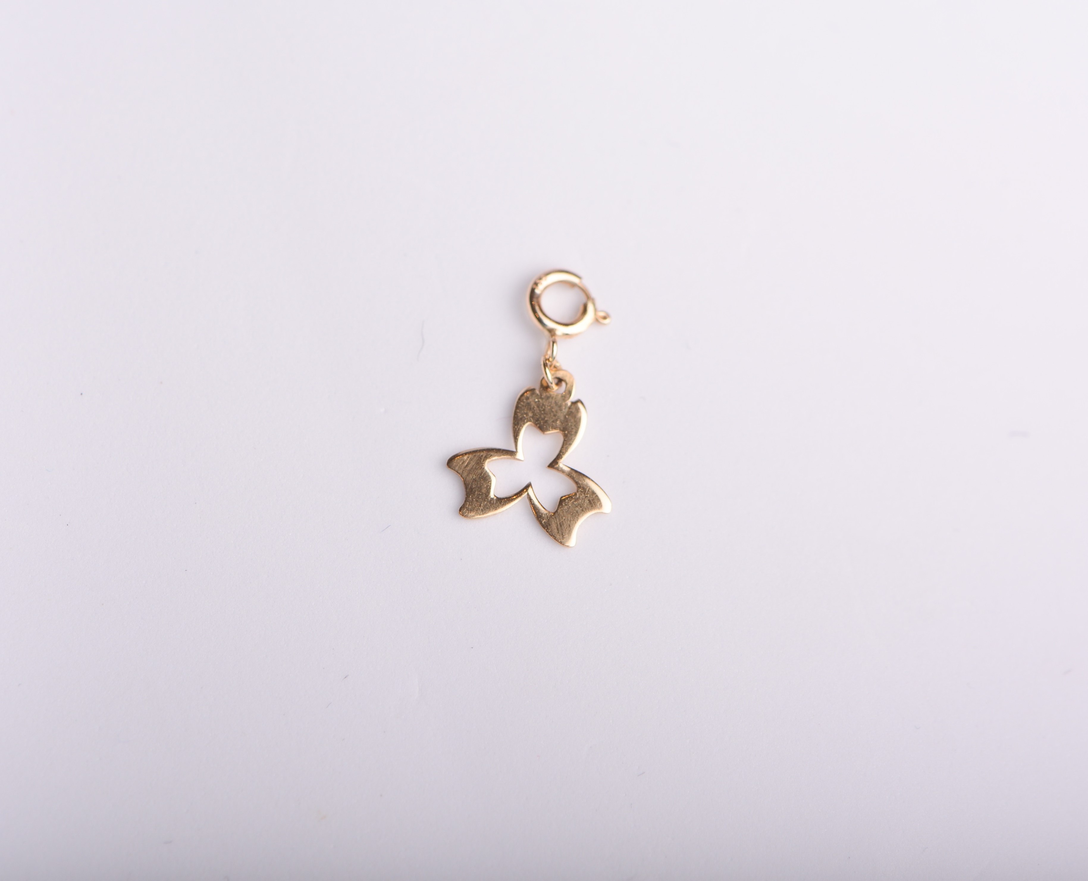 Mojo Lucky Flower Gold Charm | Mojo Jewellery